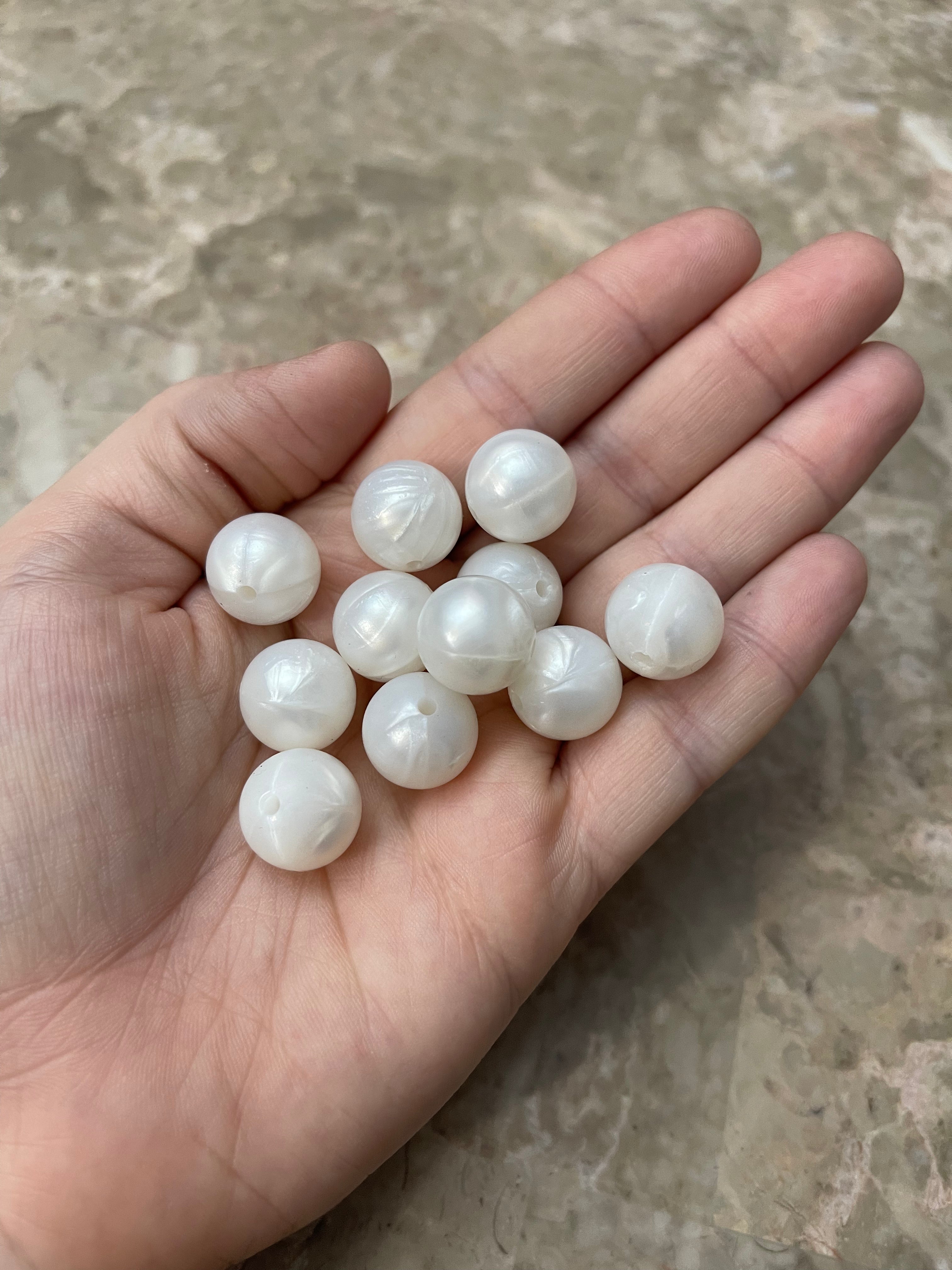 41 Solid Pearl White Delilica